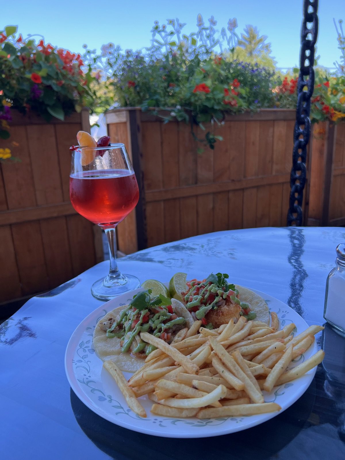 Welcome to Fishtails Cafe | Newport, Oregon Coast USA